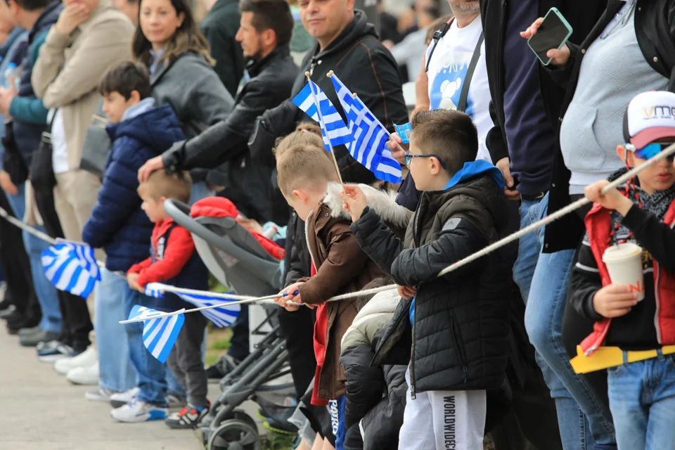 Δείτε live την μεγάλη στρατιωτική παρέλαση στην Αθήνα | eirinika.gr